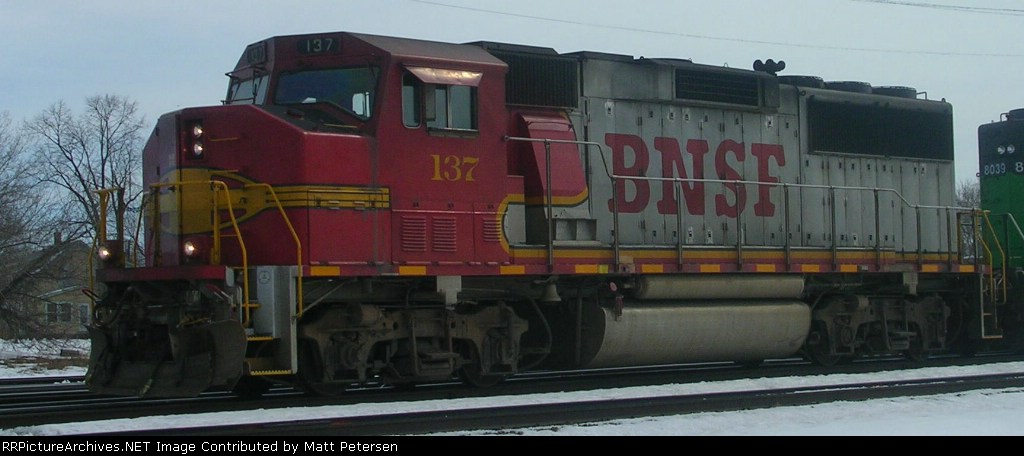 BNSF 137 GP60M